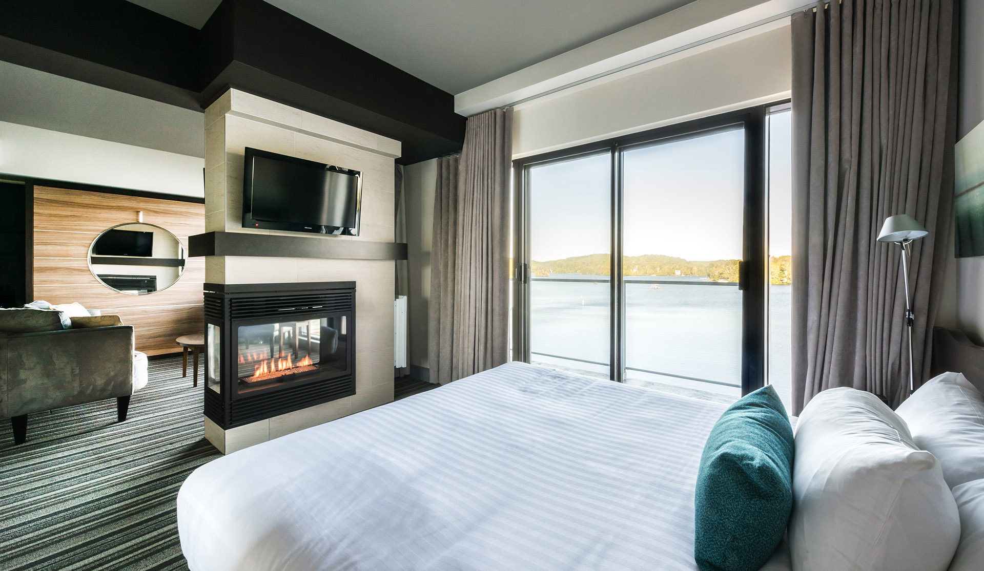 Evolution Suites, Lake View | Hotel Estérel Resort, Laurentians, Saint ...